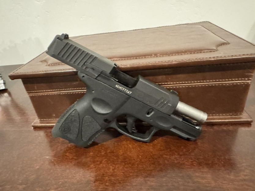 Taurus G3c Compact Semi-Auto 9 mm Pistol with 2/IWB holsters | ManStuff